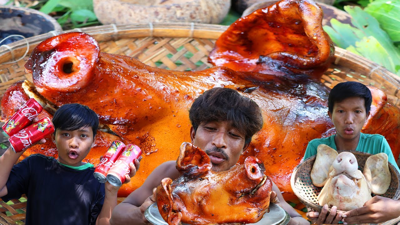 Primitive Cooking -99 kilogram of pig head -Pig's Head Grill with Coca ...