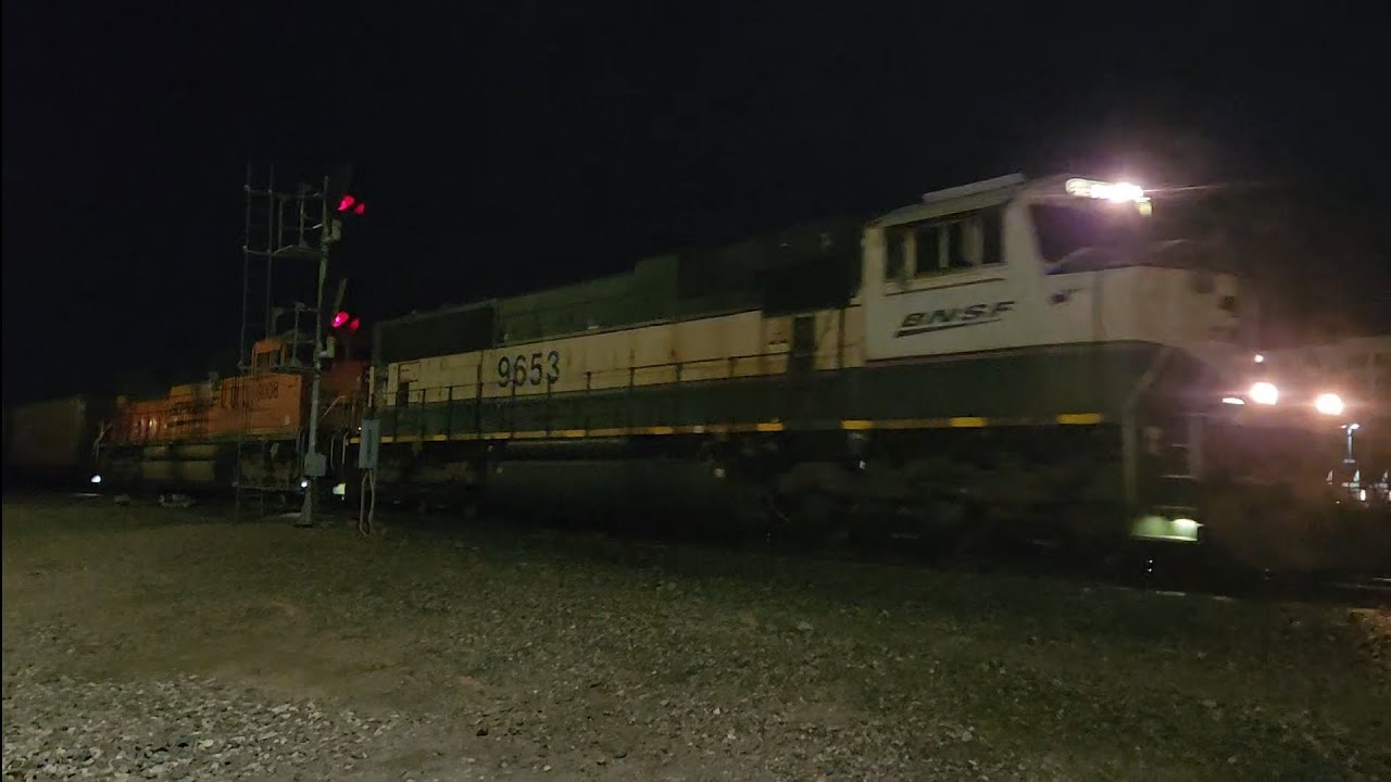 Great way to end the year off with a Grinstein Executive SD70MAC Leader ...