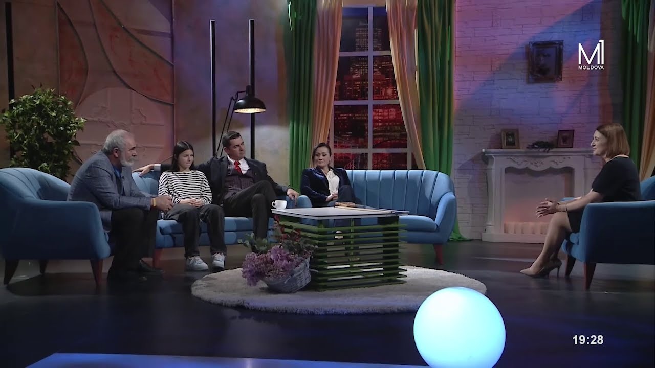 O seara in familie cu Larisa, Patricia si Bogdan Dascal, Liviu Dascal ...