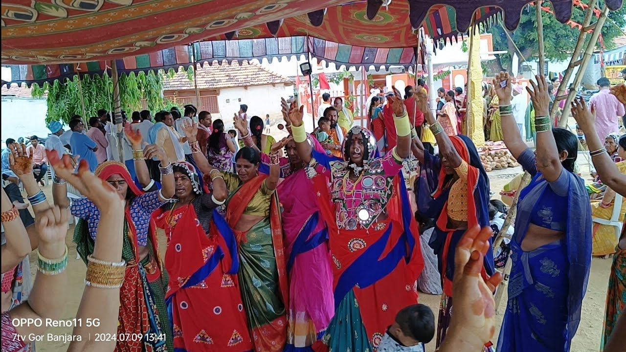 Banjara Traditional Songs Group Dance Gongloor Thanda Sangareddy Temple ...