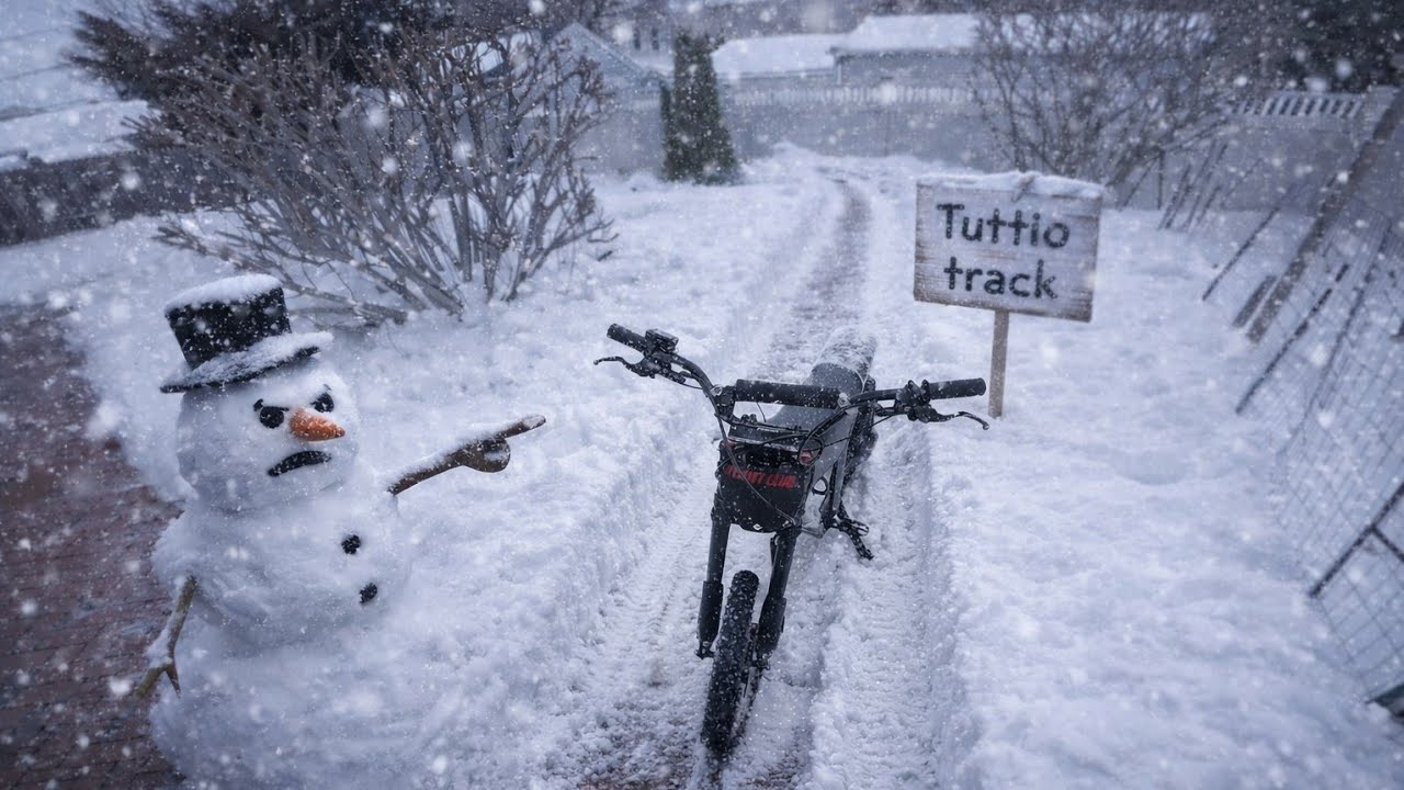 MINI PIT BIKE TRACK IN BACKYARD (I WAS BORED) - YouTube