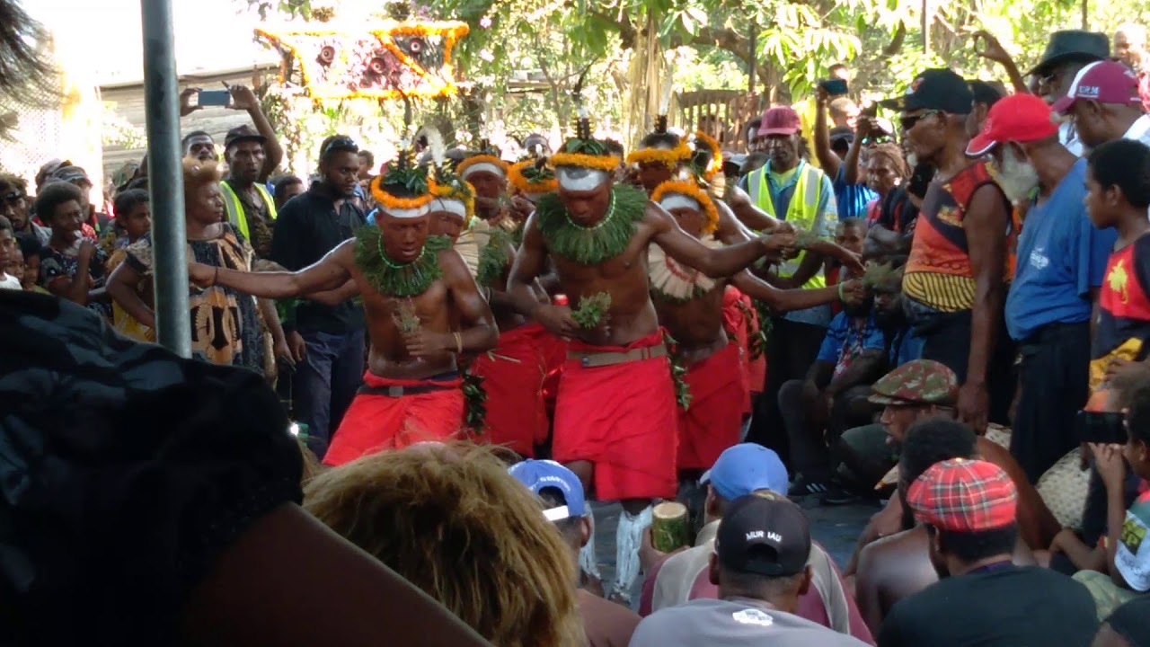 Tolai dancers performing at the Bride price Port Moresby PNG - YouTube