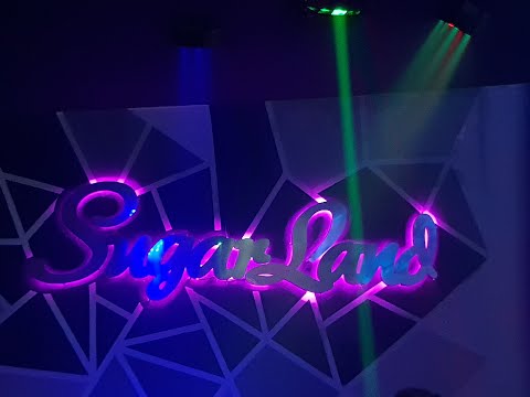 Sexy thai girls dancing