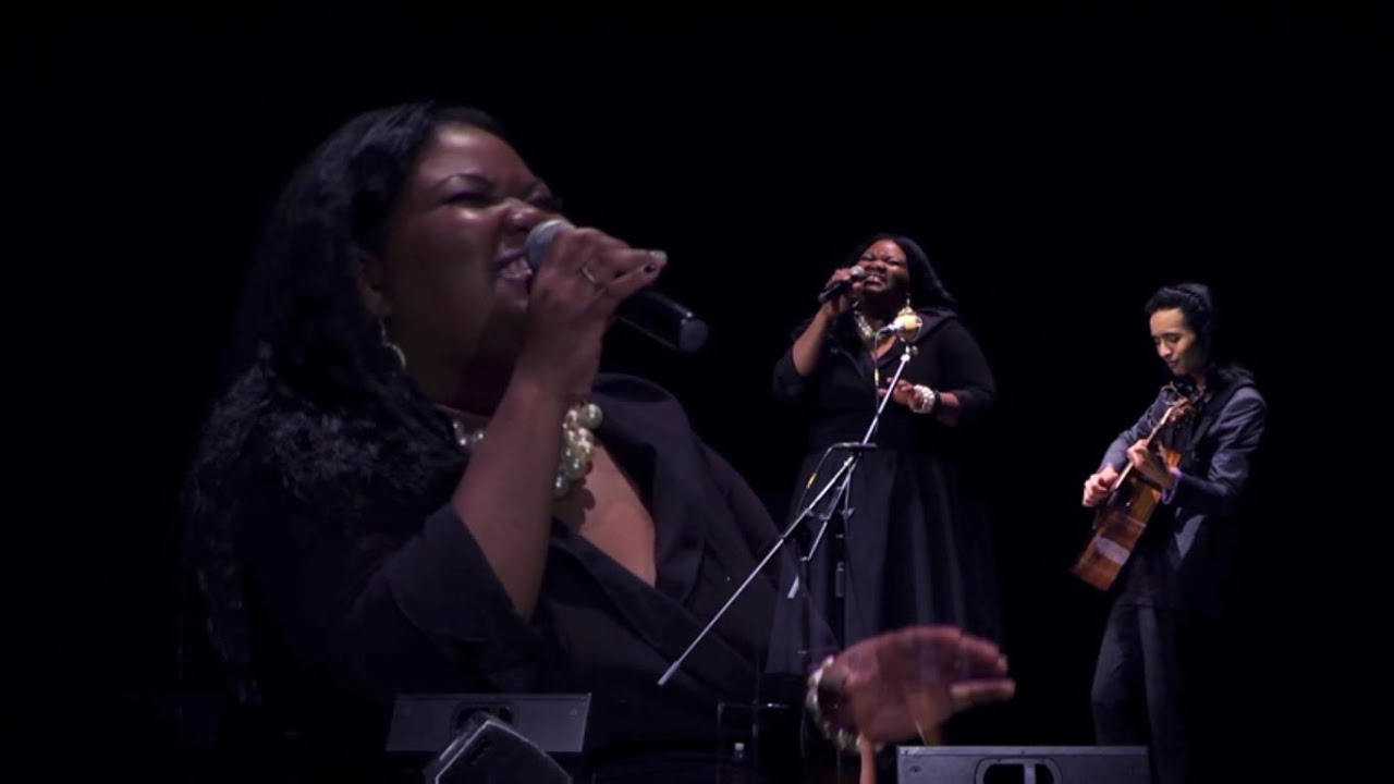 The Christmas Song - Shun Ng & the Shunettes (feat. Deon Mose) - YouTube