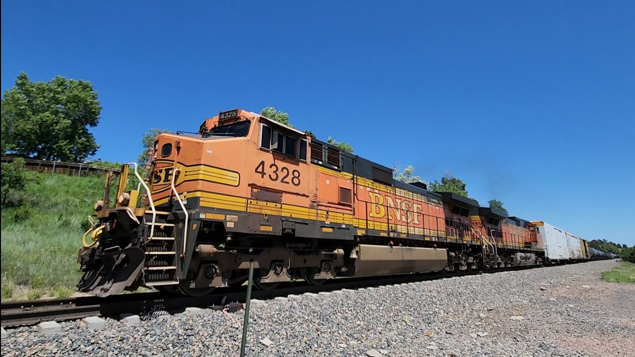 BNSF 4328 Leads the H-DENAMS With one ES44C4 DP Unit 6/25/23 - YouTube