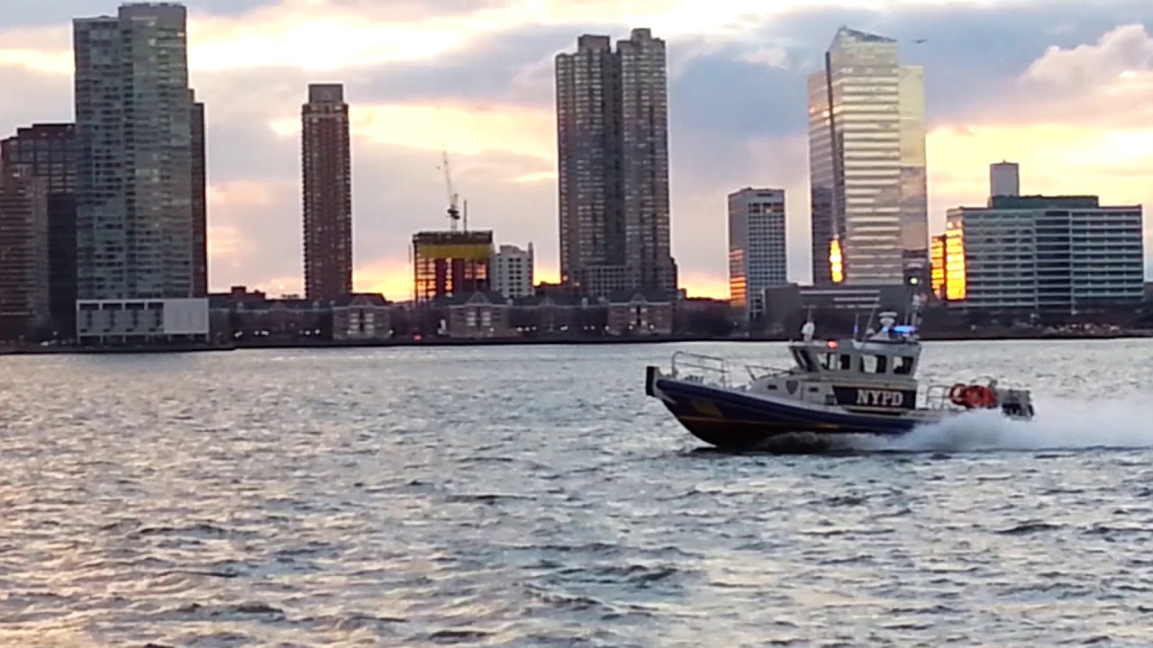 NYPD harbor unit boat patrolling in the hudson river - YouTube