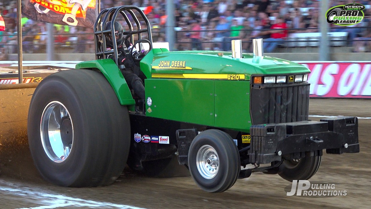 Unlimited Super Stock Tractors pulling in Salem, IL at the Marion County Fair! Tractor Pulling ...