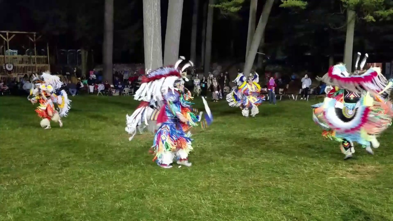 Men's Fancy @ Menominee Nation Contest Pw 2017 - YouTube