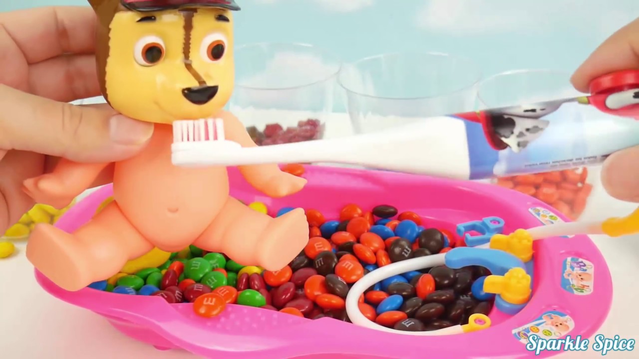 M&M candy surprises to learn colors - YouTube