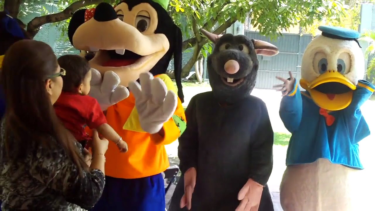 Botargas Walt Disney en fiesta infantil - YouTube