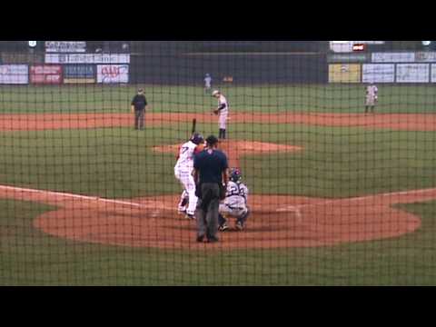 Michael Almanzar knocks his last of three hits - YouTube