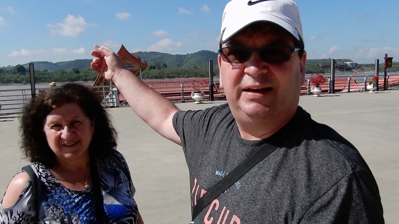 Le triangle d'or. Golden triangle. - YouTube