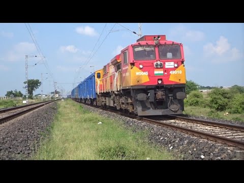 FREIGHT TRAIN SPEED VS PASSENGER TRAIN SPEED AT SAME LOCATION - YouTube