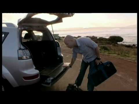 The Zoom Review Episode 13 - Mitsubishi Outlander - YouTube