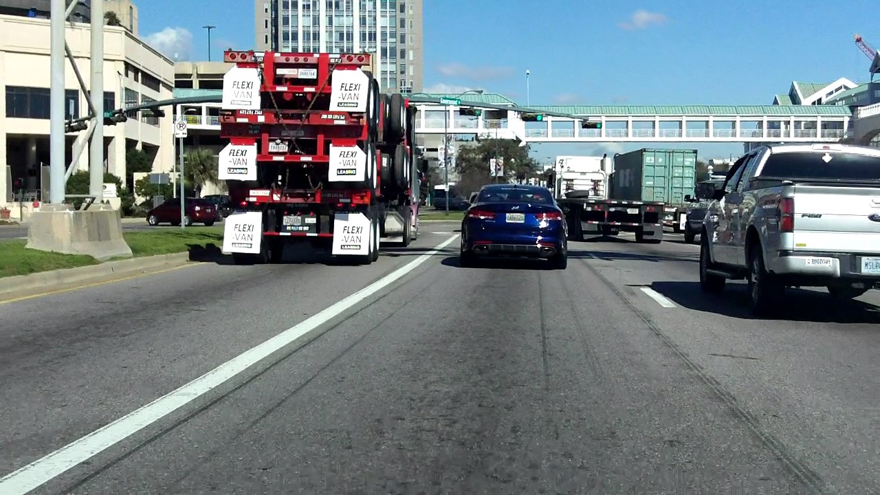 Water Street (Downtown Mobile) northbound - YouTube