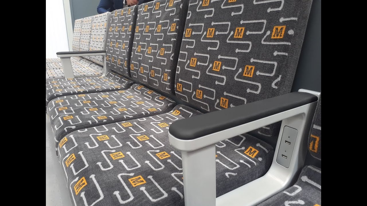 A look at the new Metro train seats - YouTube