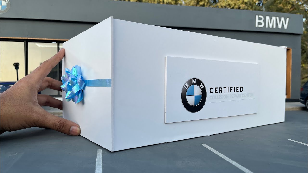 Mini BMW Luxury Car Delivery at Miniature BMW Dealership | 1:18 Scale ...