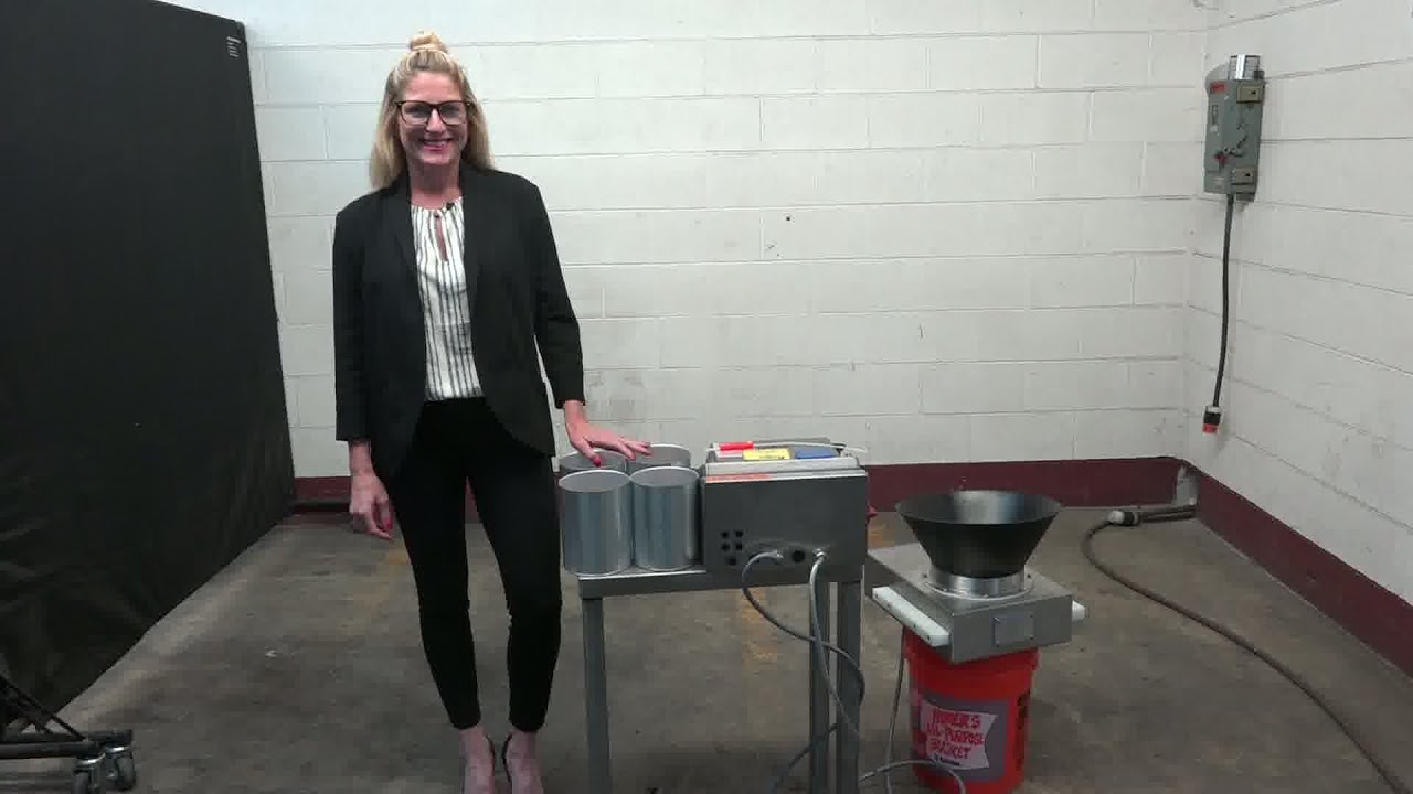 Loma Compact Drop Thru Metal Detector Demonstration - YouTube