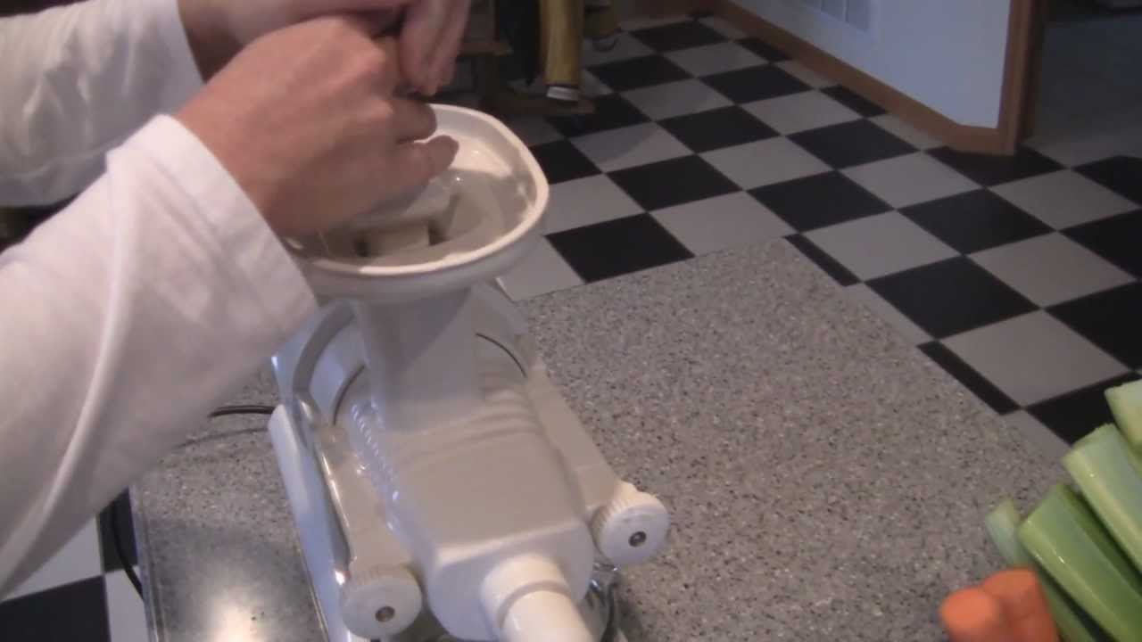 Green Star 2000 Juice Extractor Demonstration - YouTube