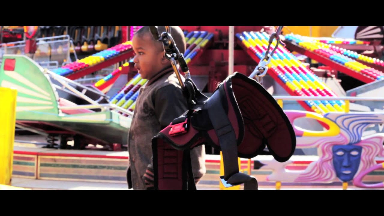 PRESTON MOOR PARK FUN FAIR 2013 - YouTube