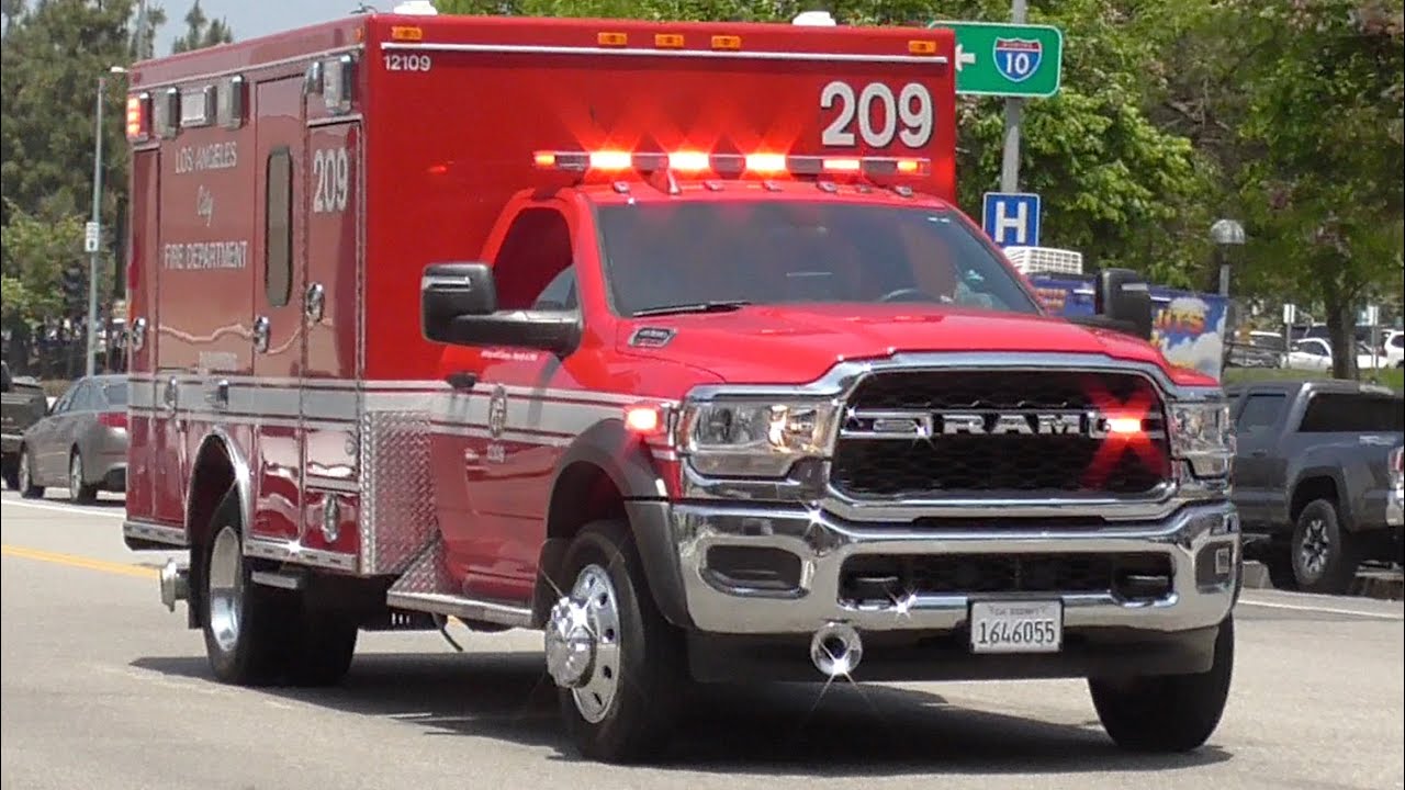 LAFD *NEW* Rescue 209 Transporting - YouTube