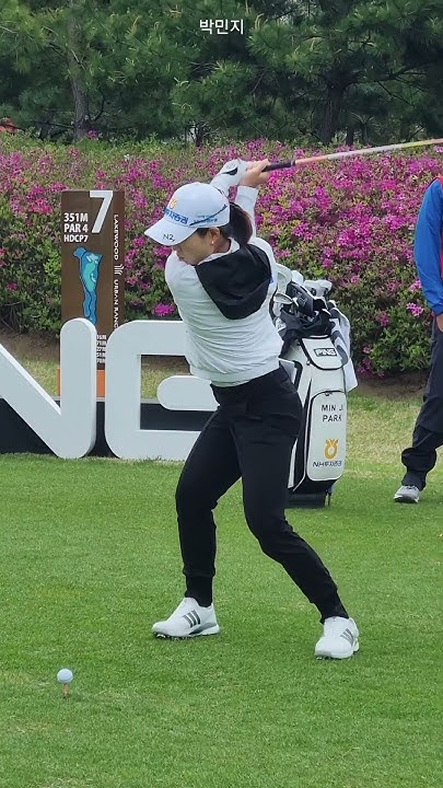 KLPGA 박민지 프로 공 치고 난 후에도 공 위치에 시선이 있는 듯..역시 박민지 크리스에프앤씨 KLPGA 챔피언십 #golf #golfswing #골프스타 #골프 #골프 ...