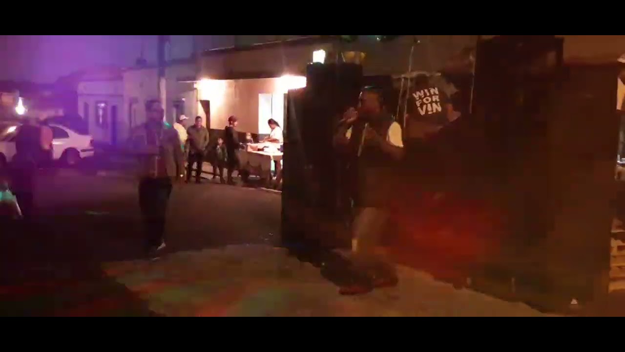 MALA TU ERES MALA RENESTYLE Y MISTER BLACK EN VIVO. - YouTube