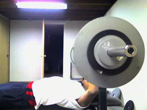 DOONEY BENCH PRESS 200 POUNDS - YouTube