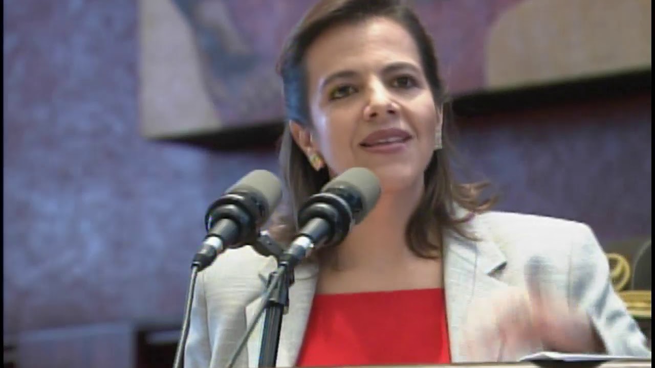 María Paula Romo - Sesión 569 - YouTube