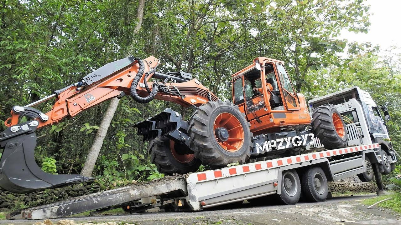 Spider Excavator Transport By Quester Self Loader Truck Euromach R145 ...