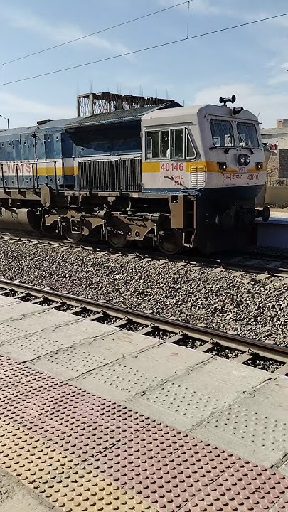 New Power last Emd wdp4d - YouTube