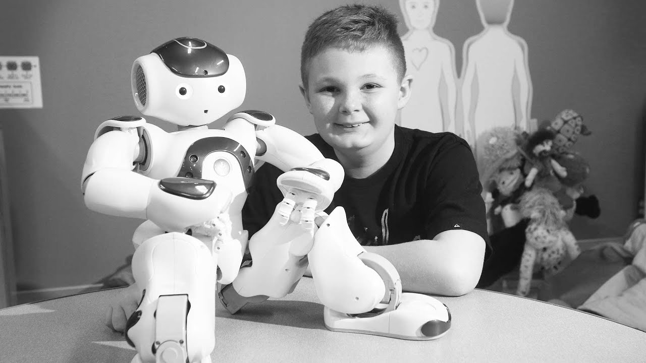 Childlike robots offer kids comfort - YouTube