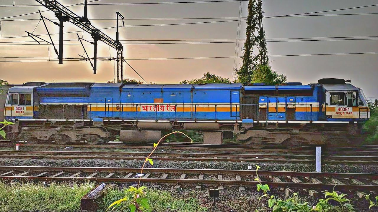 11003 Dadar Sawantwadi Tutari Express | Kalyan WDP-4D 40361 | Konkan ...