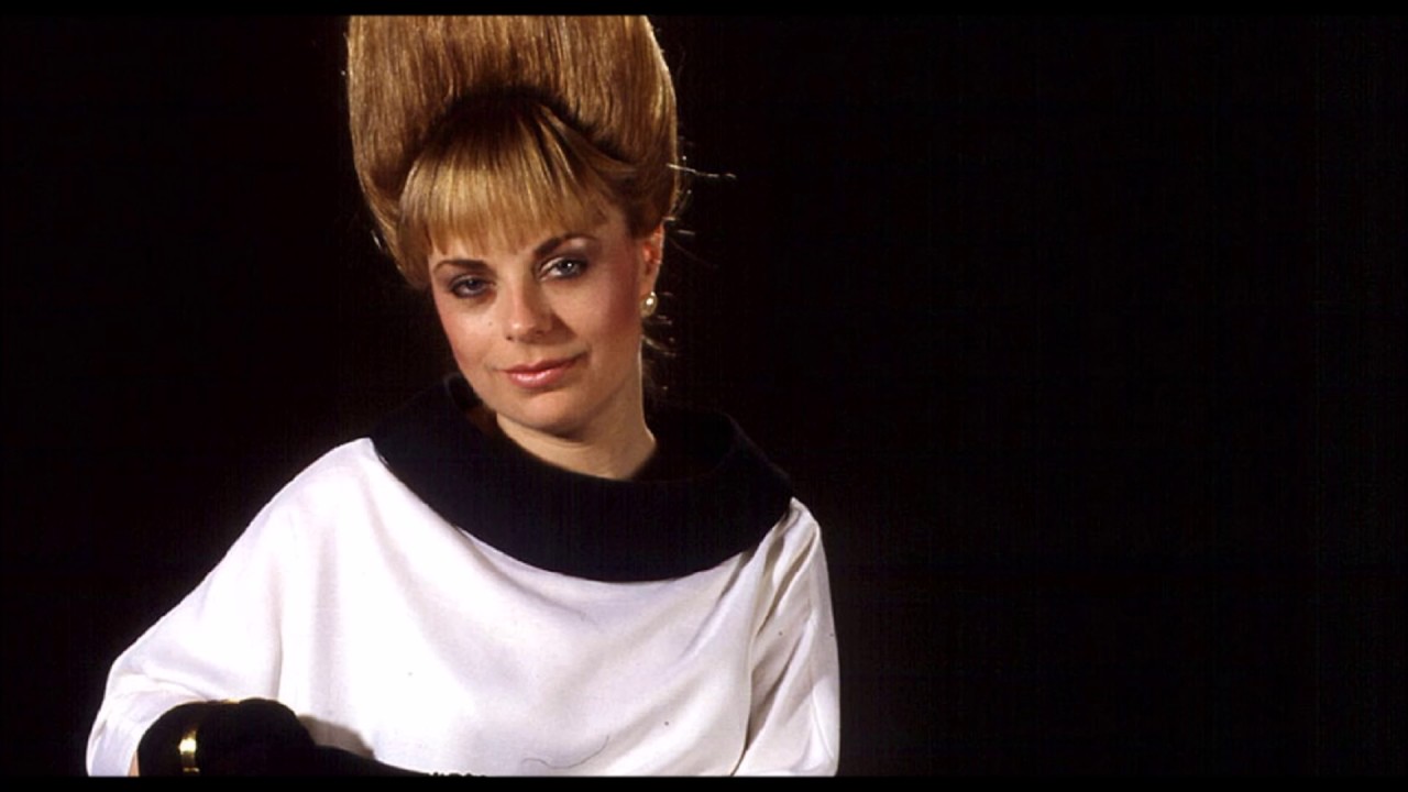 Mari Wilson - Just what I always wanted - YouTube