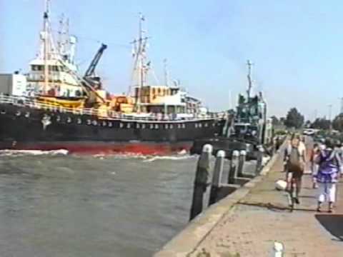 binnenkomst mv. Rigel. MS. Rigel. Zeekadettenkorps Maassluis. 29-7 2001 ...