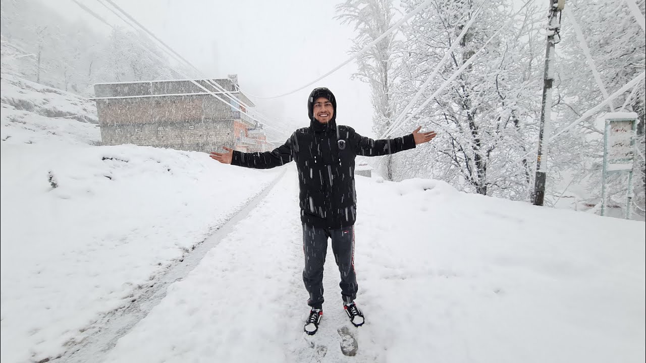 FINALLY....LIVE SNOWFALL ️ ️ - YouTube