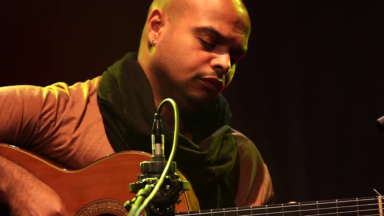 Os Afrossambas por Marcel Powell solo no Sesc Santana - YouTube