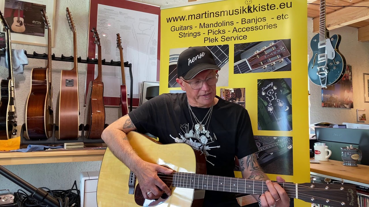 Nigel Ray Beck plays the Martin D18E Limited 2020 in Martin´s Musik ...