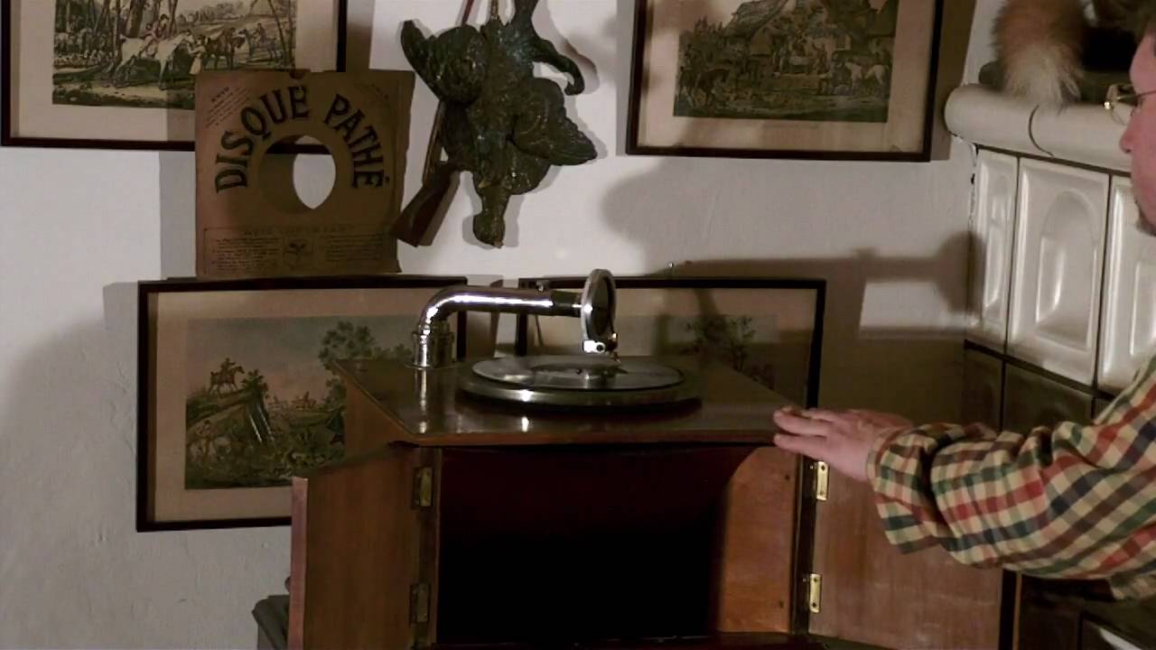 Pathe Disc Player - YouTube