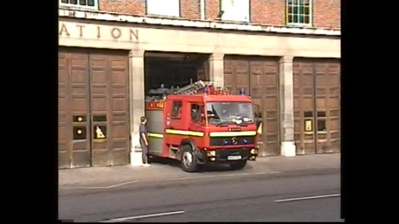 Norfolk Fire & Rescue Responding - Norwich 47 Turnout from Old Norwich ...