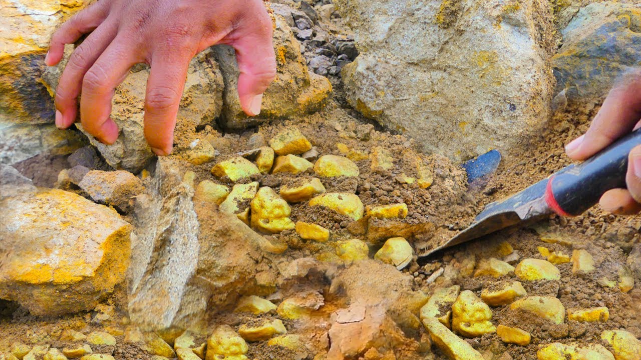 amazing Mining Gold, Digging for Treasure worth millions from Huge ...