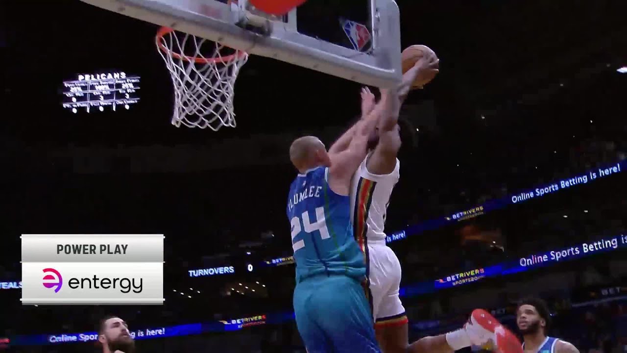 Mason Plumlee Nets Posterizing Dunk