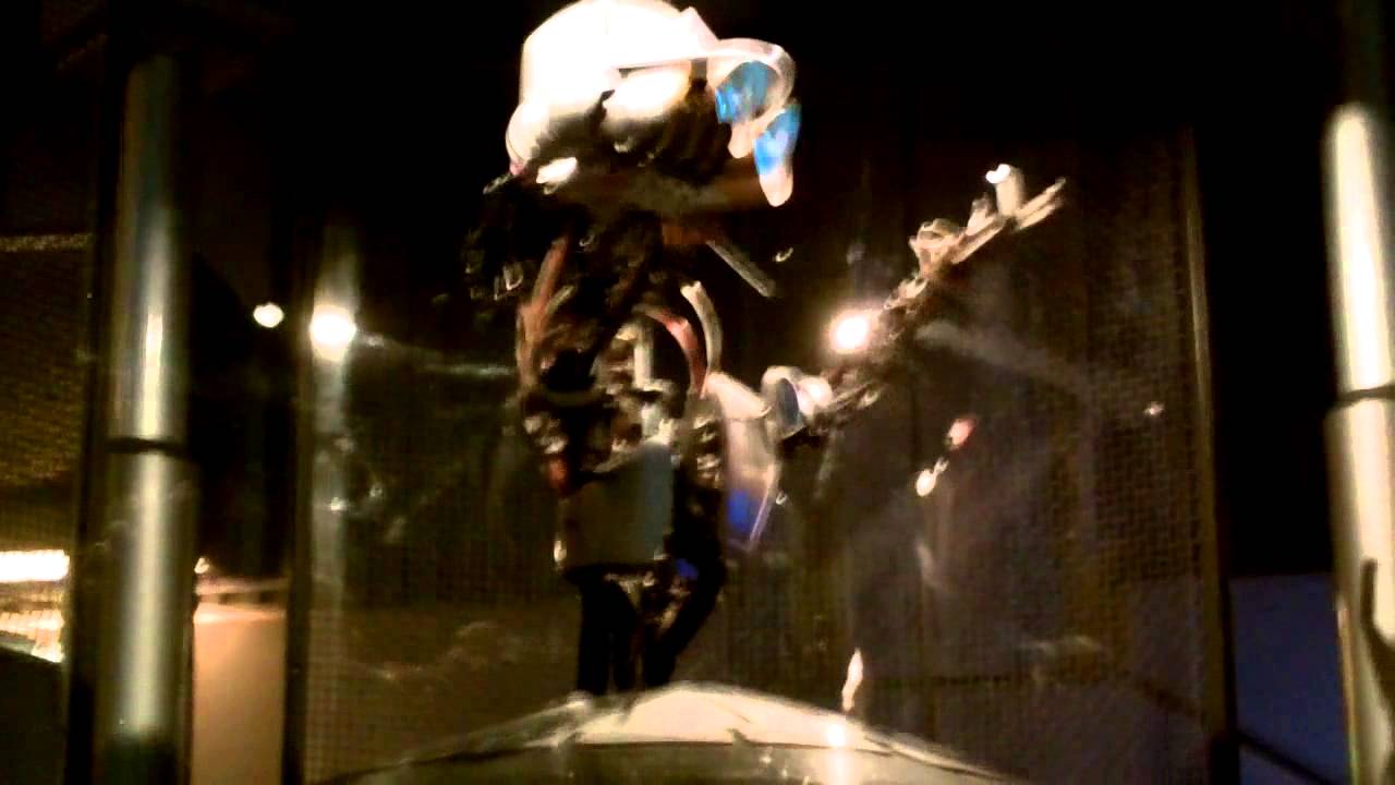 Robot Rox-N @ Astroport Star Tours Disneyland Paris Park August 2014 ...