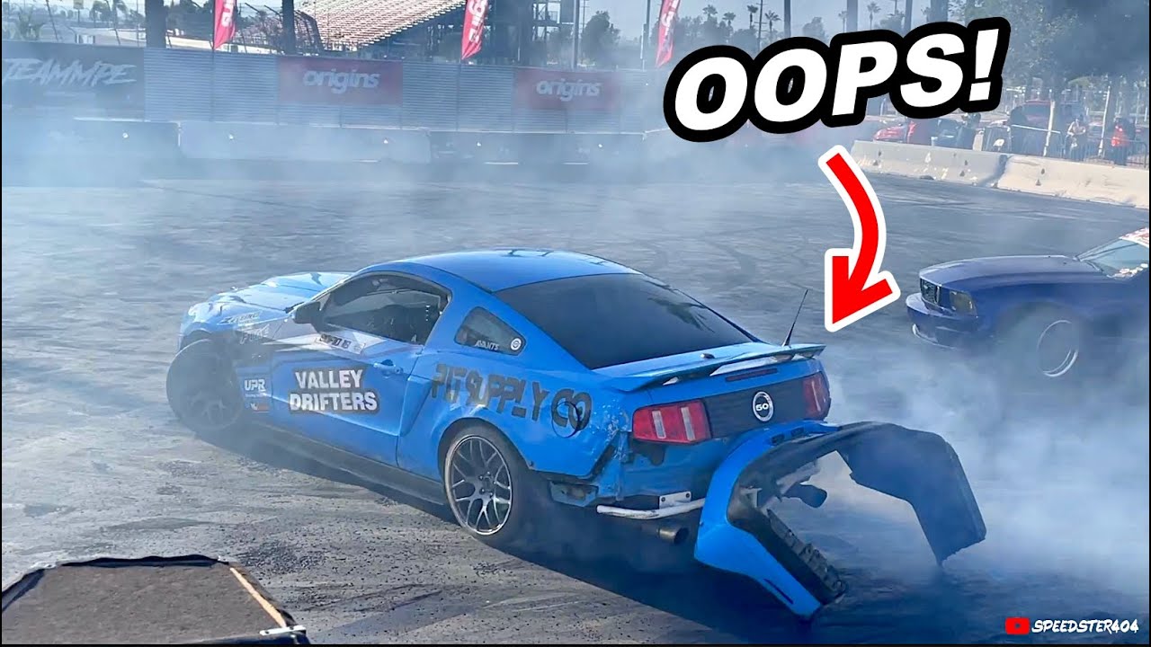 Mustang Crashes Doing Tandem Drifting! - YouTube