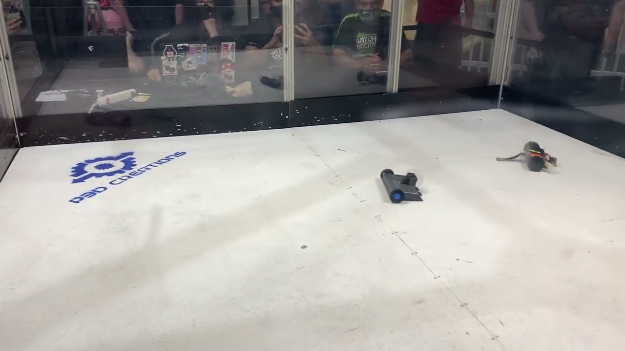 Combat Robot Fight l Antweight l Knockout Match - YouTube