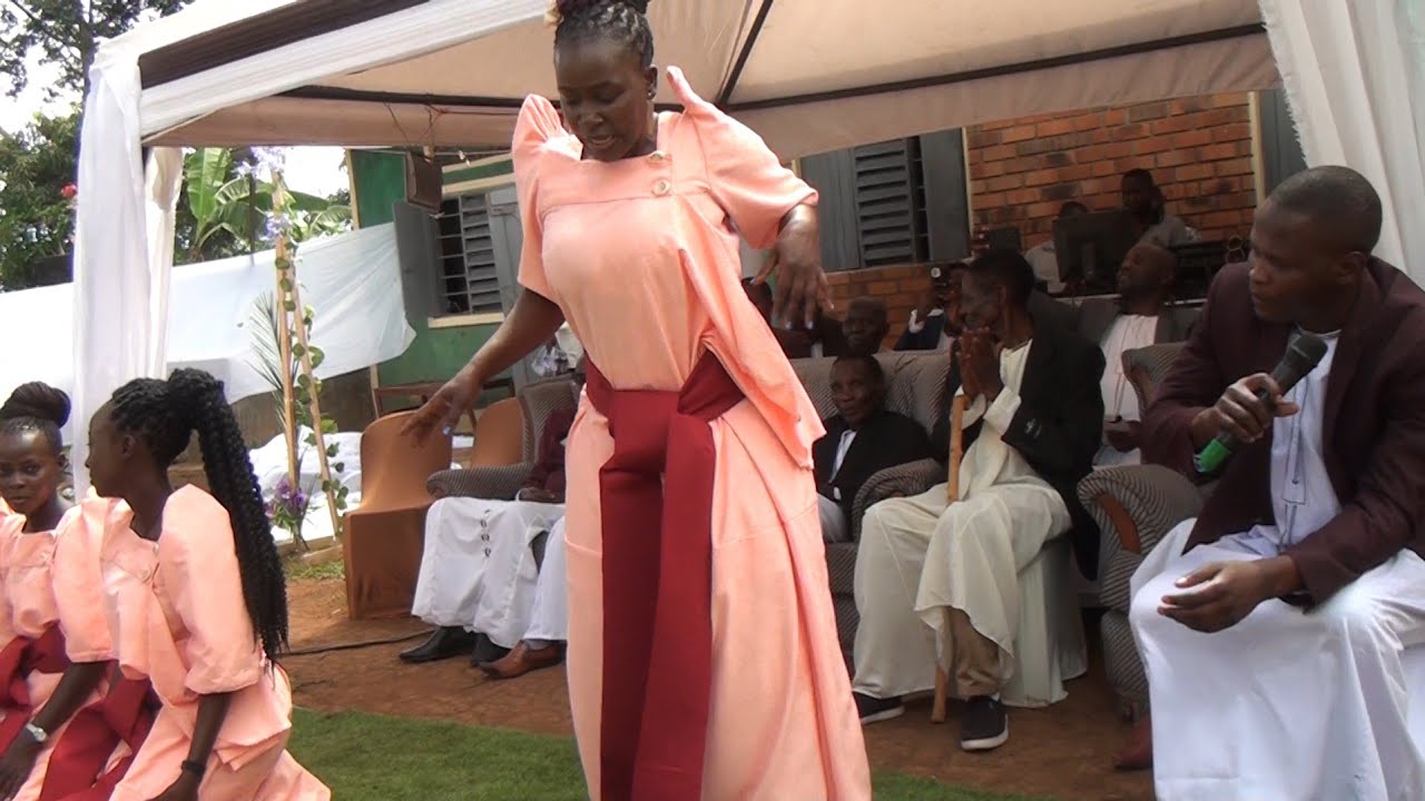 Pt 4 OMUKAZI ALALUKIDDE KUMUKOLO LABA VIDEO EMIKOLO NE MBAGA 2024 - YouTube