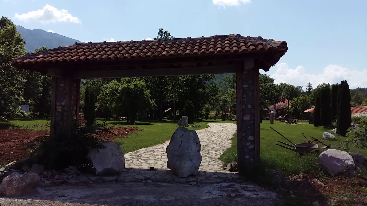 Balasevic Etno hotel Rtanj - YouTube