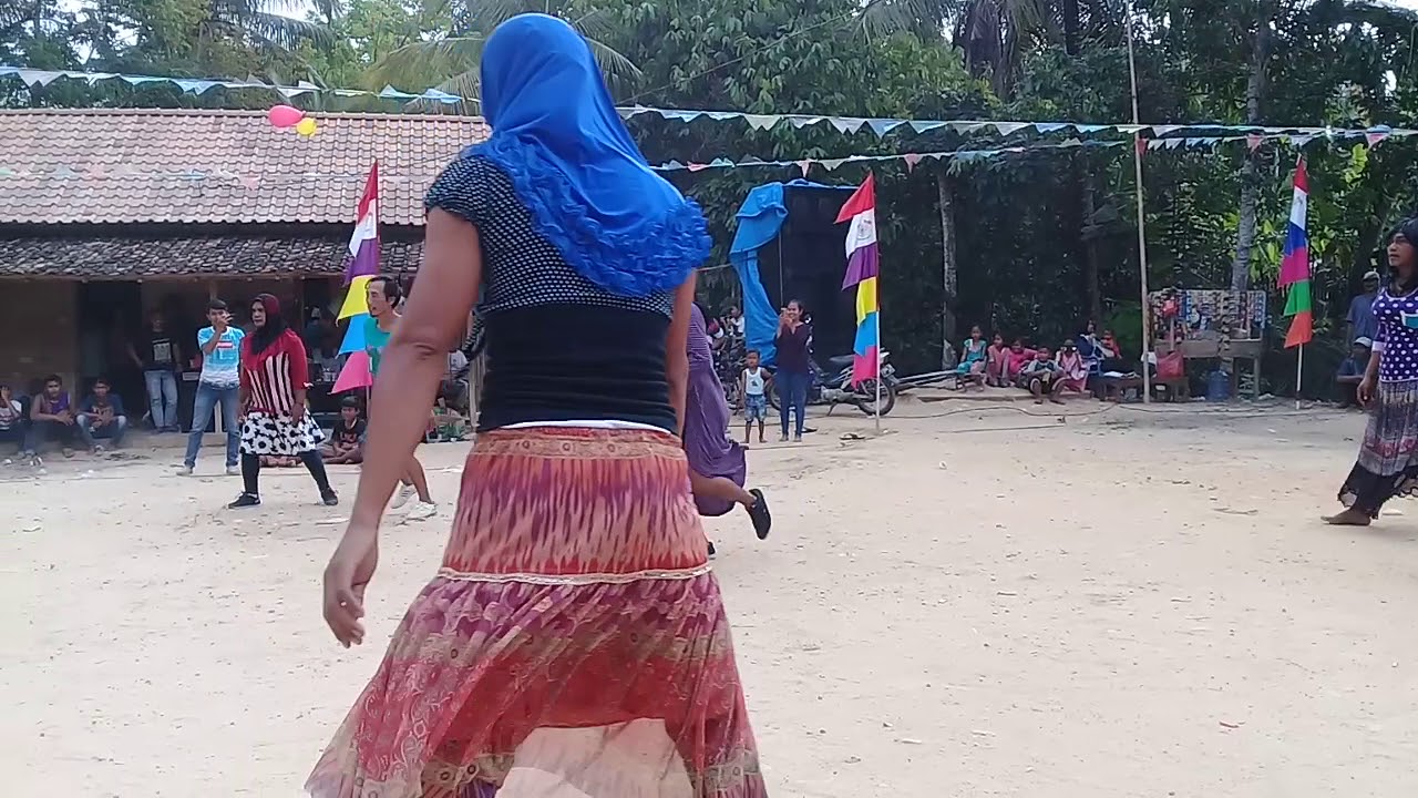 Sebak bola putra - YouTube