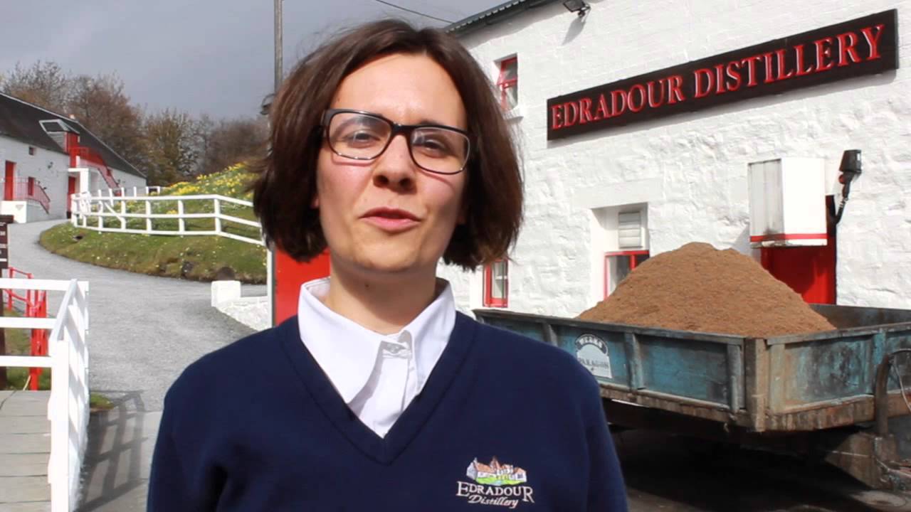 French tours of Edradour Whisky Distillery - YouTube