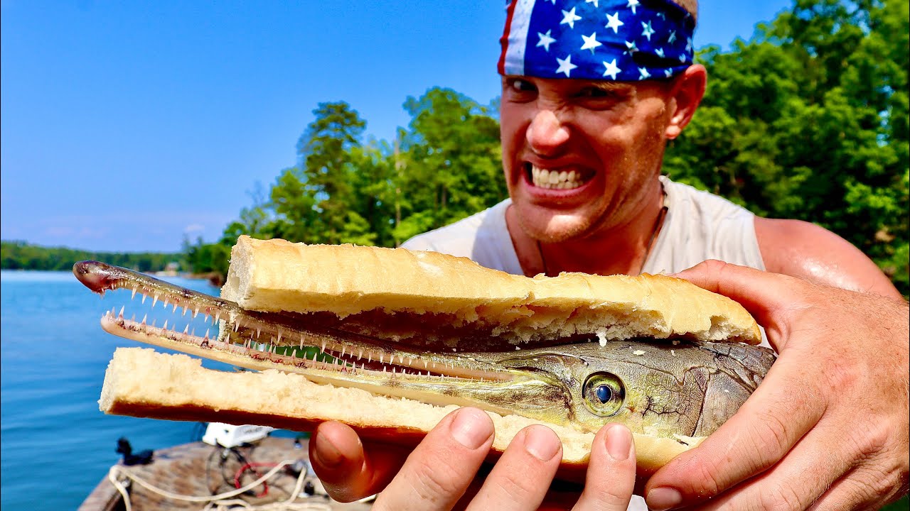 Gnarly Gar Catch n’ Cook! SPICY Gar Sandwich! - YouTube